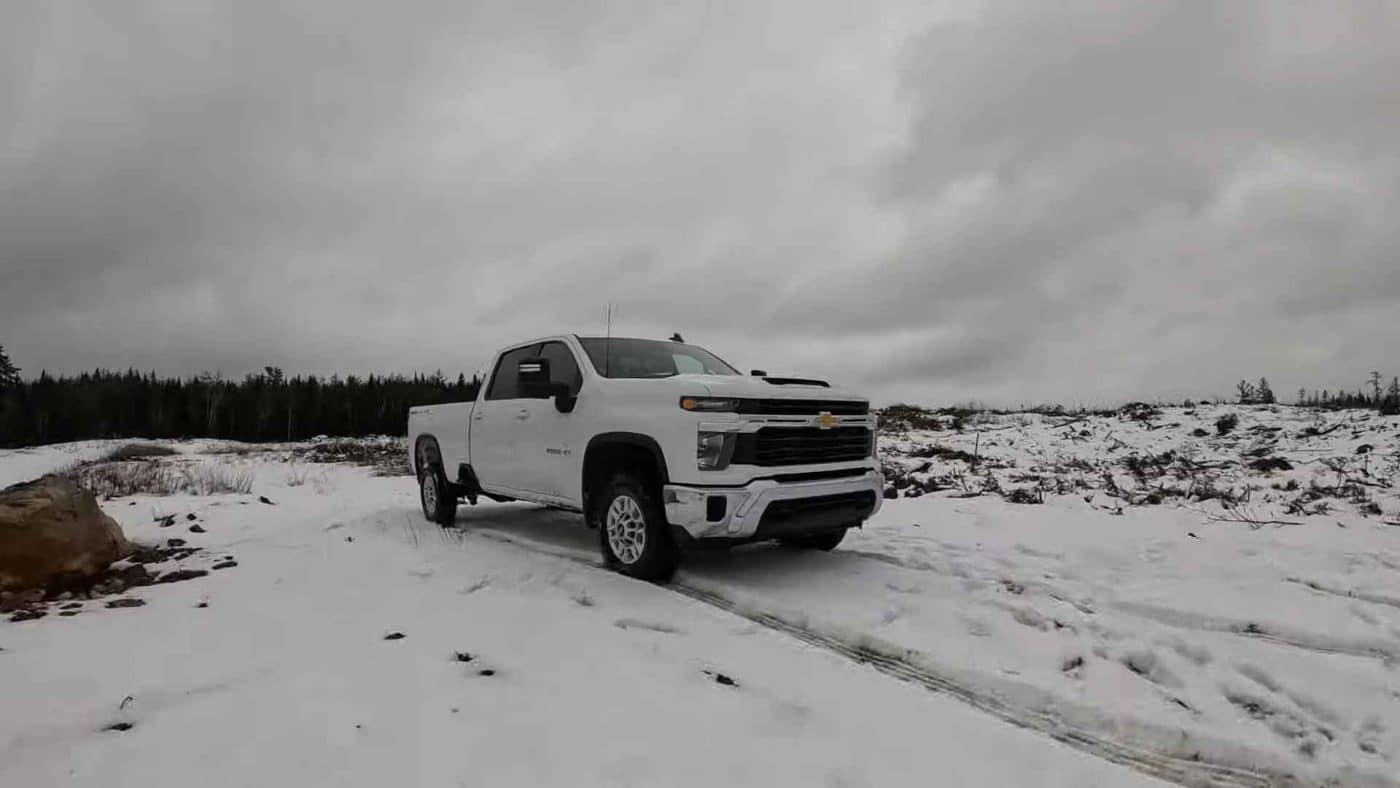Chevy 2500 6.6L NEW DURAMAX DIESEL Towing (L5P) *Heavy Mechanic Review ...