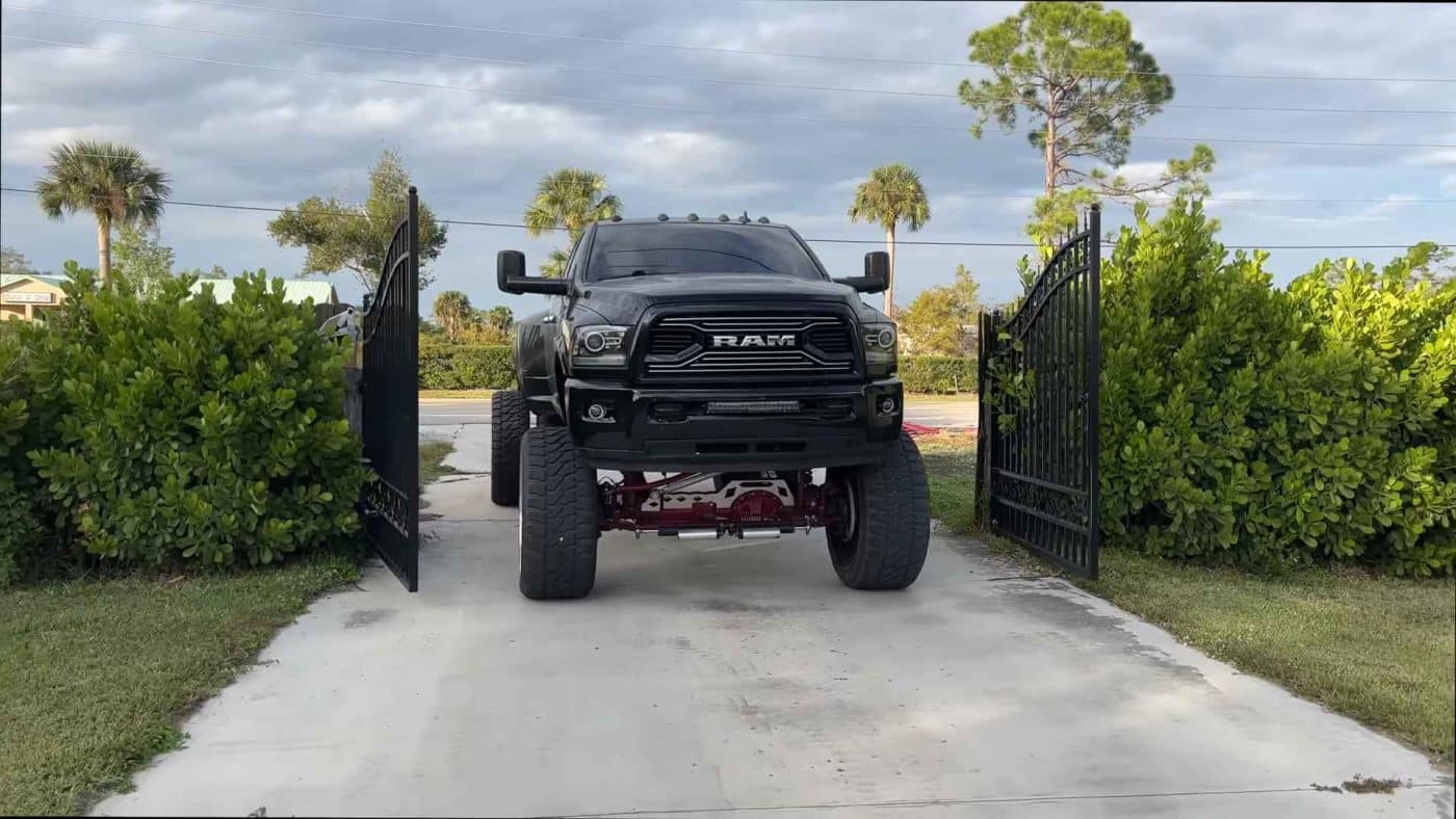 Big-Turbo L5P Duramax Gets THICK Wheel & Tire Set Up! - Mini maxx tuner